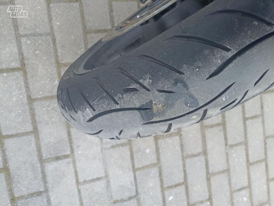 Melns Honda Hornet 2005 Kauņa, ar dzinēja tilpumu 0.92 L un nobraukumu 52 tūkst. km par 1999 €, foto 7 vietnē AUTOMOTO.COM.LV