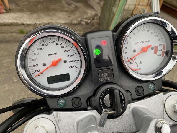 Melns Honda Hornet 2006 Vilkaviškis, ar dzinēja tilpumu 0.60 L un nobraukumu 44 tūkst. km par 2300 €, foto 7 vietnē AUTOMOTO.COM.LV