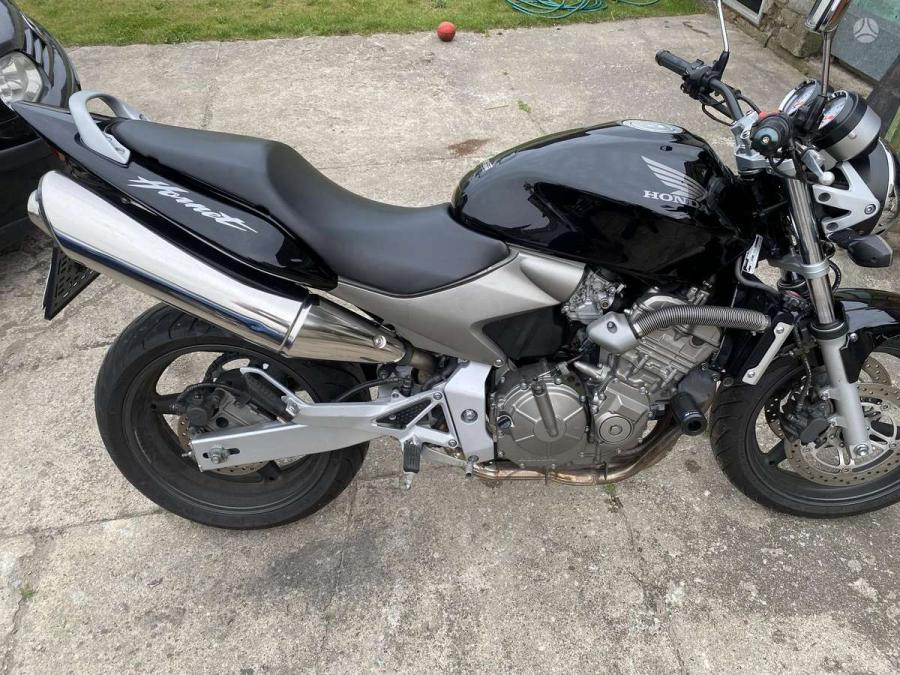 Melns Honda Hornet 2006 Vilkaviškis, ar dzinēja tilpumu 0.60 L un nobraukumu 44 tūkst. km par 2300 €, foto 4 vietnē AUTOMOTO.COM.LV