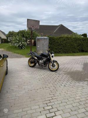 Black Honda Hornet 2006 in Alytus, with an engine capacity of 0.60 L and mileage of 50 thousand km for 2800 €, photo 9 on AUTOMOTO.COM.LV