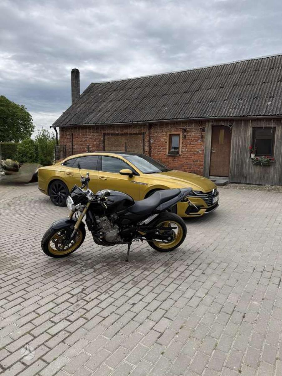 Black Honda Hornet 2006 in Alytus, with an engine capacity of 0.60 L and mileage of 50 thousand km for 2800 €, photo 10 on AUTOMOTO.COM.LV