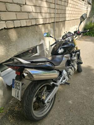 Black Honda Hornet 2006 in Vilnius, with an engine capacity of 0.60 L and mileage of 22 thousand km for 1999 €, photo 3 on AUTOMOTO.COM.LV