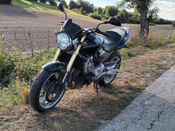 Black Honda Hornet 2007 in Kaunas, with an engine capacity of 0.60 L and mileage of 0 thousand km for 2700 €, photo 2 on AUTOMOTO.COM.LV