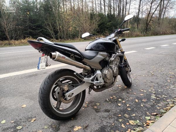 Black Honda Hornet 2007 in Kaunas, with an engine capacity of 0.60 L and mileage of 0 thousand km for 2700 €, photo 3 on AUTOMOTO.COM.LV