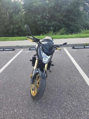 Black Honda Hornet 2007 in Vilnius, with an engine capacity of 0.60 L and mileage of 32 thousand km for 3200 €, photo 3 on AUTOMOTO.COM.LV