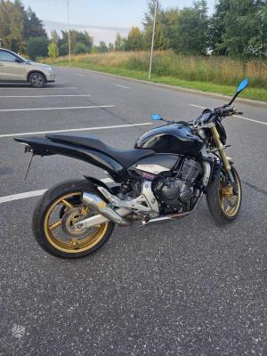 Black Honda Hornet 2007 in Vilnius, with an engine capacity of 0.60 L and mileage of 32 thousand km for 3200 €, photo 11 on AUTOMOTO.COM.LV