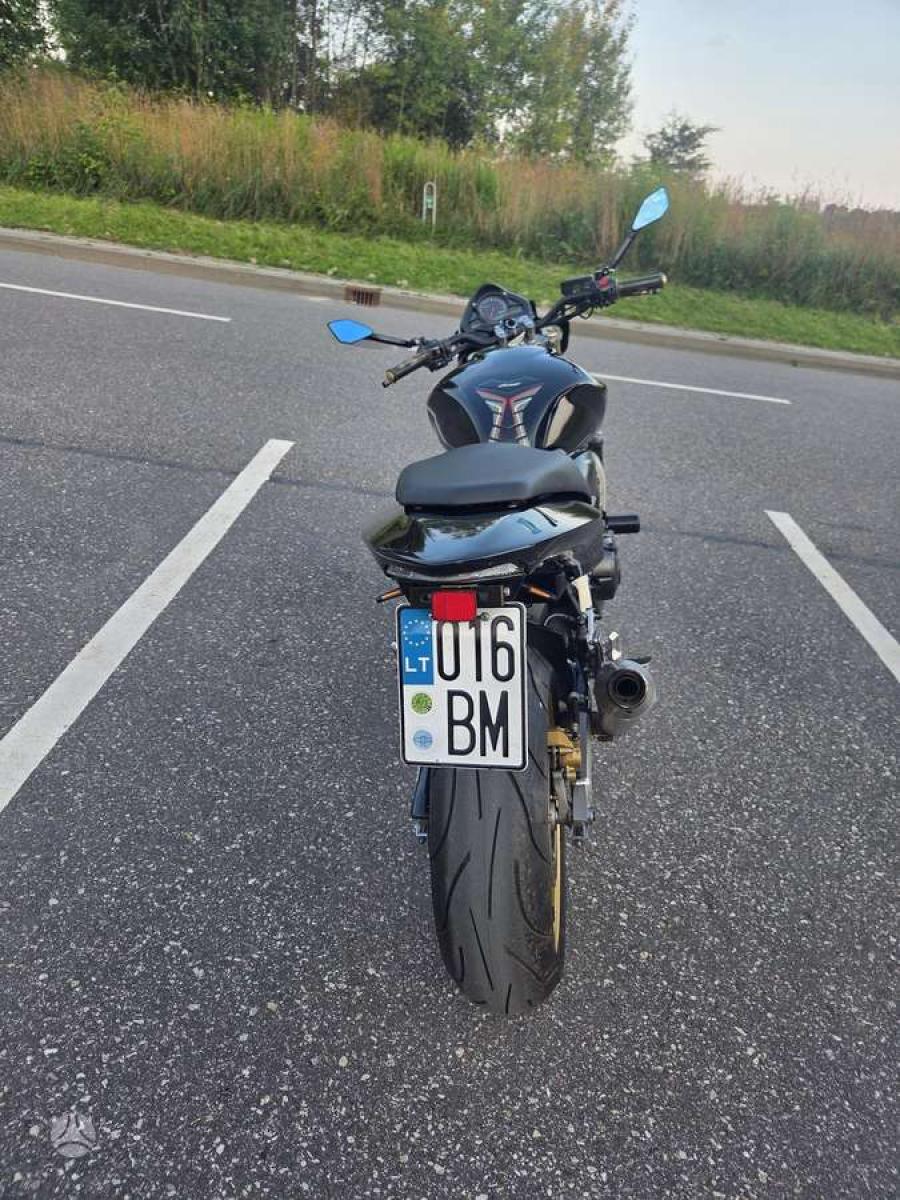 Black Honda Hornet 2007 in Vilnius, with an engine capacity of 0.60 L and mileage of 32 thousand km for 3200 €, photo 13 on AUTOMOTO.COM.LV