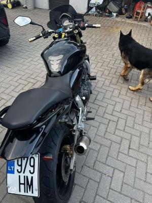 Black Honda Hornet 2007 in Kaunas, with an engine capacity of 0.60 L and mileage of 60 thousand km for 2700 €, photo 5 on AUTOMOTO.COM.LV