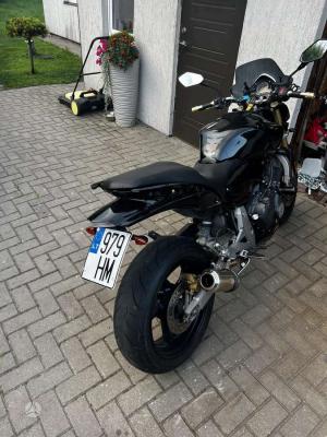 Black Honda Hornet 2007 in Kaunas, with an engine capacity of 0.60 L and mileage of 60 thousand km for 2700 €, photo 6 on AUTOMOTO.COM.LV