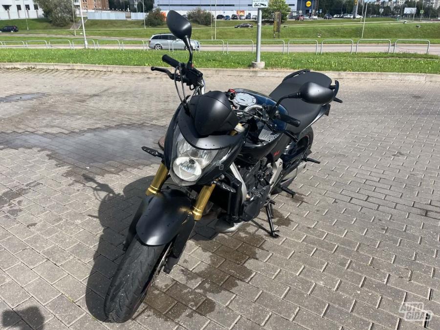 Black Honda Hornet 2008 in Kaunas, with an engine capacity of 0.60 L and mileage of 23 thousand km for 3350 €, photo 1 on AUTOMOTO.COM.LV