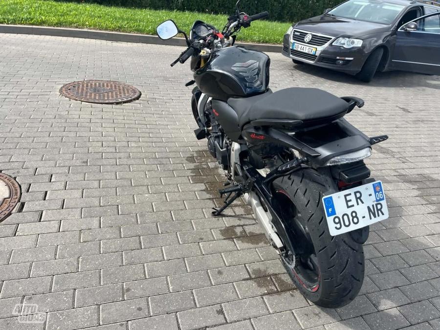 Black Honda Hornet 2008 in Kaunas, with an engine capacity of 0.60 L and mileage of 23 thousand km for 3350 €, photo 8 on AUTOMOTO.COM.LV