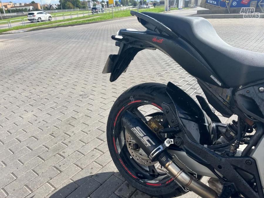 Black Honda Hornet 2008 in Kaunas, with an engine capacity of 0.60 L and mileage of 23 thousand km for 3350 €, photo 12 on AUTOMOTO.COM.LV