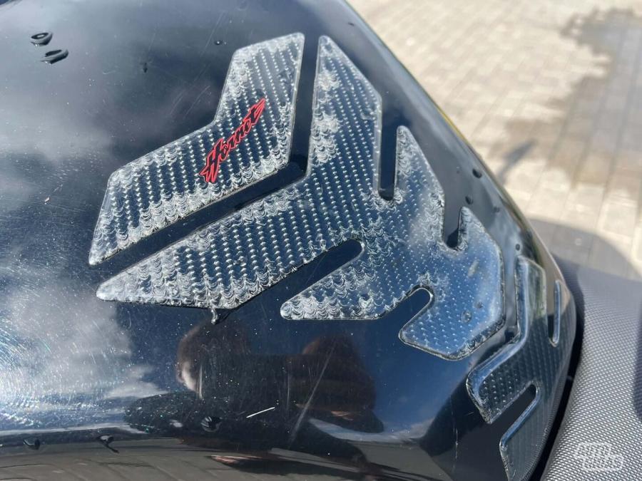 Black Honda Hornet 2008 in Kaunas, with an engine capacity of 0.60 L and mileage of 23 thousand km for 3350 €, photo 15 on AUTOMOTO.COM.LV