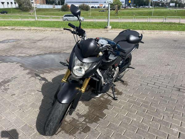 Black Honda Hornet 2008 in Kaunas, with an engine capacity of 0.60 L and mileage of 23 thousand km for 2900 €, photo 1 on AUTOMOTO.COM.LV