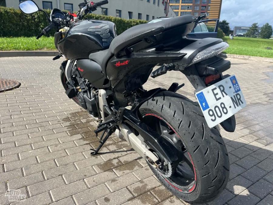 Black Honda Hornet 2008 in Kaunas, with an engine capacity of 0.60 L and mileage of 23 thousand km for 2900 €, photo 9 on AUTOMOTO.COM.LV