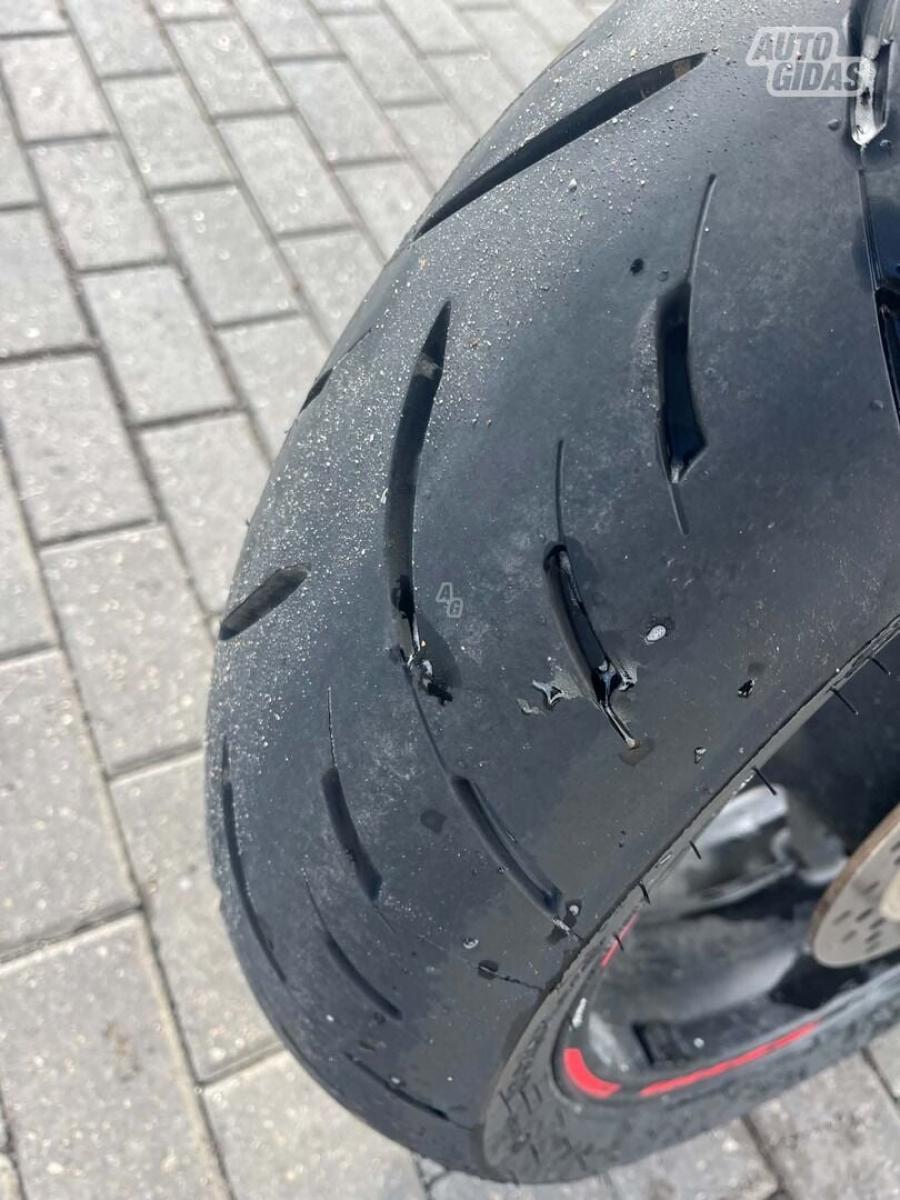 Black Honda Hornet 2008 in Kaunas, with an engine capacity of 0.60 L and mileage of 23 thousand km for 2900 €, photo 17 on AUTOMOTO.COM.LV
