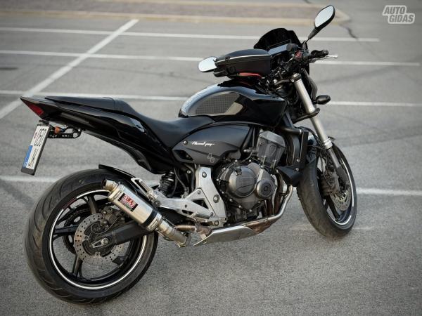 Black Honda Hornet 2011 in Kaunas, with an engine capacity of 0.60 L and mileage of 42 thousand km for 4000 €, photo 3 on AUTOMOTO.COM.LV