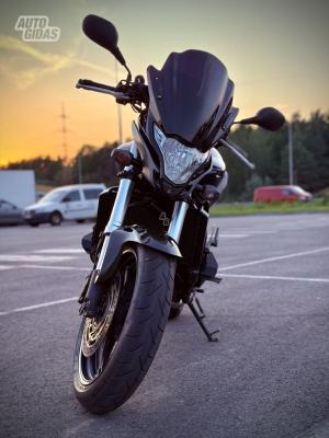 Black Honda Hornet 2011 in Kaunas, with an engine capacity of 0.60 L and mileage of 42 thousand km for 4000 €, photo 6 on AUTOMOTO.COM.LV