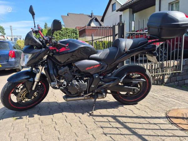Melns Honda Hornet 2012 Viļņa, ar dzinēja tilpumu 0.60 L un nobraukumu 34 tūkst. km par 4300 €, foto 2 vietnē AUTOMOTO.COM.LV