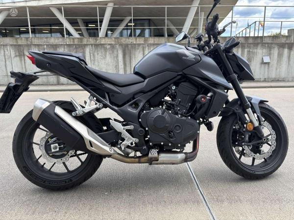 Melns Honda Hornet 2025 Viļņa, ar dzinēja tilpumu 0.76 L un nobraukumu 5 tūkst. km par 6500 €, foto 2 vietnē AUTOMOTO.COM.LV