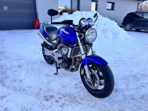 Blue Honda Hornet 2000 in Vilnius, with an engine capacity of 0.60 L and mileage of 56 thousand km for 1490 €, photo 4 on AUTOMOTO.COM.LV