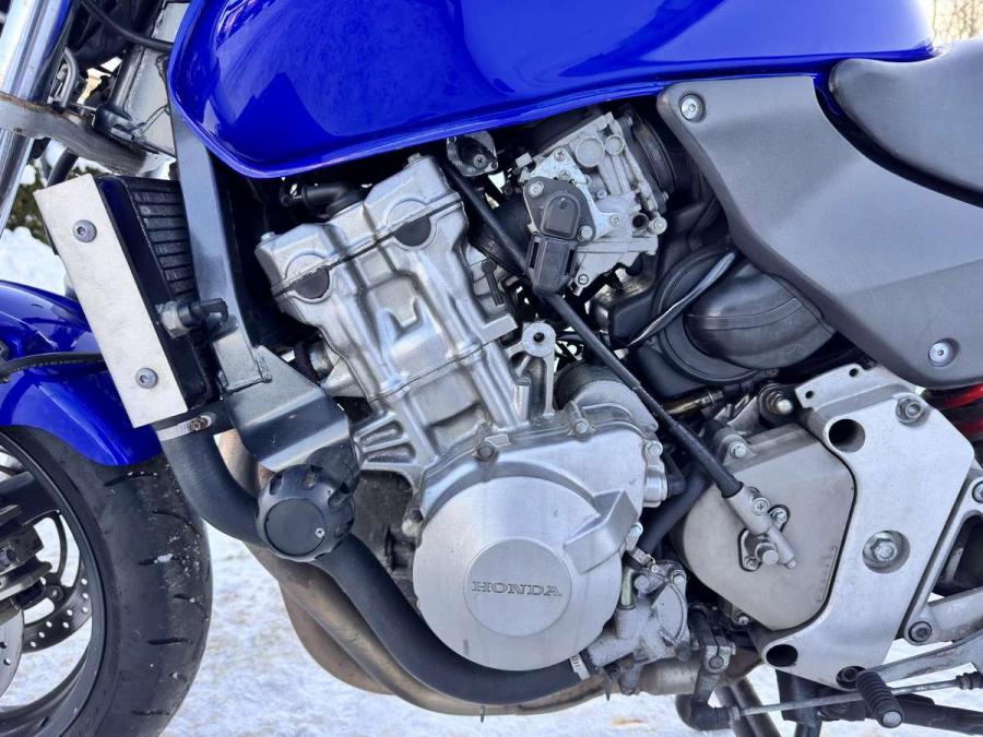 Blue Honda Hornet 2000 in Vilnius, with an engine capacity of 0.60 L and mileage of 56 thousand km for 1490 €, photo 11 on AUTOMOTO.COM.LV