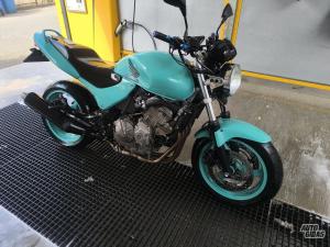 Zils Honda Hornet 2000 Viļņa, ar dzinēja tilpumu 0.60 L un nobraukumu 66 tūkst. km par 1500 €, foto 5 vietnē AUTOMOTO.COM.LV
