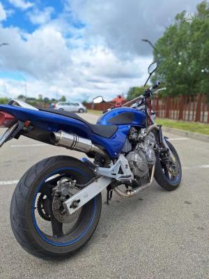 Zils Honda Hornet 2000 Marijampole, ar dzinēja tilpumu 0.60 L un nobraukumu 65 tūkst. km par 1450 €, foto 3 vietnē AUTOMOTO.COM.LV