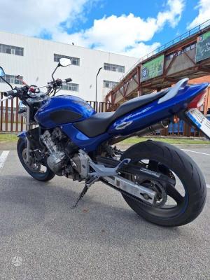Zils Honda Hornet 2000 Marijampole, ar dzinēja tilpumu 0.60 L un nobraukumu 65 tūkst. km par 1450 €, foto 5 vietnē AUTOMOTO.COM.LV