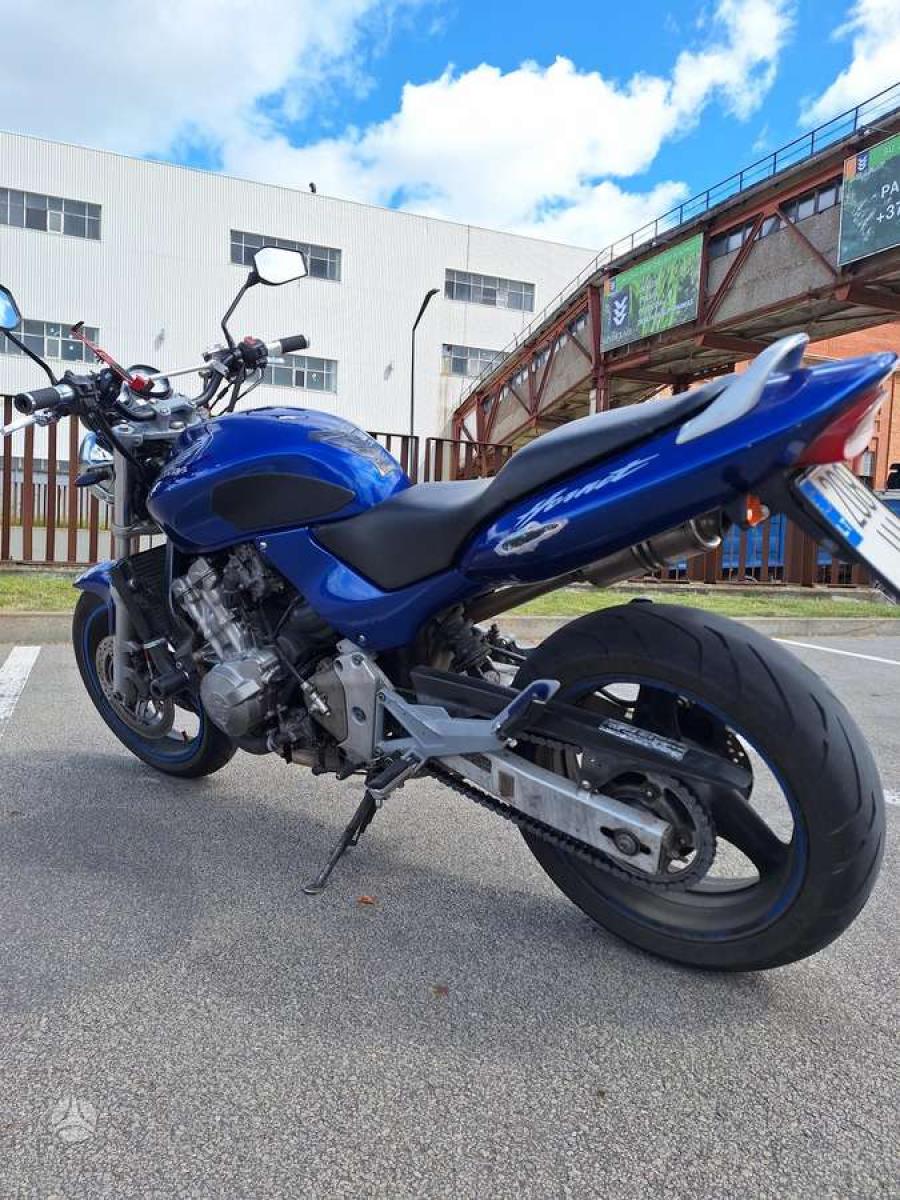 Zils Honda Hornet 2000 Marijampole, ar dzinēja tilpumu 0.60 L un nobraukumu 65 tūkst. km par 1450 €, foto 5 vietnē AUTOMOTO.COM.LV