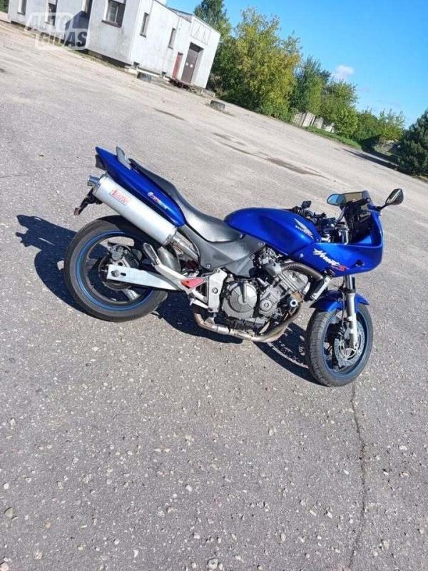 Zils Honda Hornet 2000 Viļņa, ar dzinēja tilpumu 0.60 L un nobraukumu 72 tūkst. km par 2050 €, foto 5 vietnē AUTOMOTO.COM.LV