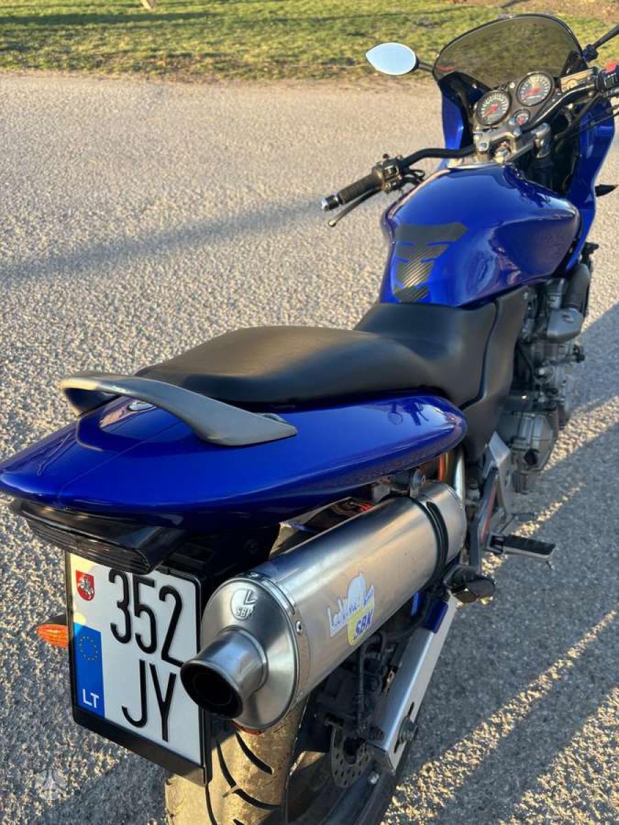 Blue Honda Hornet 2001 in Marijampole, with an engine capacity of 0.60 L and mileage of 40 thousand km for 1750 €, photo 5 on AUTOMOTO.COM.LV