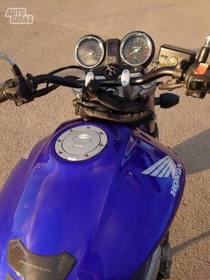 Zils Honda Hornet 2002 Marijampole, ar dzinēja tilpumu 0.90 L un nobraukumu 34 tūkst. km par 2150 €, foto 3 vietnē AUTOMOTO.COM.LV