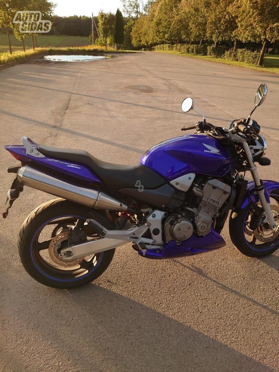 Zils Honda Hornet 2002 Marijampole, ar dzinēja tilpumu 0.90 L un nobraukumu 34 tūkst. km par 2150 €, foto 4 vietnē AUTOMOTO.COM.LV