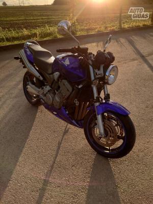 Zils Honda Hornet 2002 Marijampole, ar dzinēja tilpumu 0.90 L un nobraukumu 34 tūkst. km par 2150 €, foto 5 vietnē AUTOMOTO.COM.LV