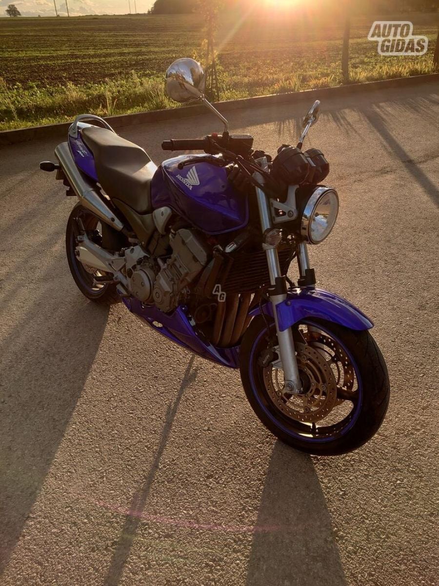 Zils Honda Hornet 2002 Marijampole, ar dzinēja tilpumu 0.90 L un nobraukumu 34 tūkst. km par 2150 €, foto 5 vietnē AUTOMOTO.COM.LV