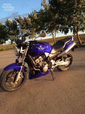 Zils Honda Hornet 2002 Marijampole, ar dzinēja tilpumu 0.90 L un nobraukumu 34 tūkst. km par 2150 €, foto 7 vietnē AUTOMOTO.COM.LV