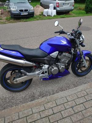Zils Honda Hornet 2002 Marijampole, ar dzinēja tilpumu 0.90 L un nobraukumu 34 tūkst. km par 2150 €, foto 8 vietnē AUTOMOTO.COM.LV