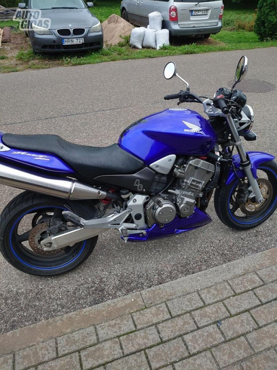 Zils Honda Hornet 2002 Marijampole, ar dzinēja tilpumu 0.90 L un nobraukumu 34 tūkst. km par 2150 €, foto 8 vietnē AUTOMOTO.COM.LV