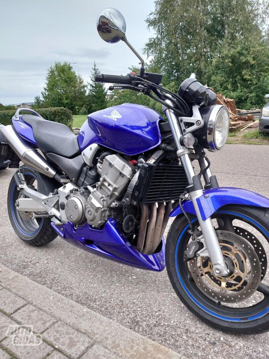 Zils Honda Hornet 2002 Marijampole, ar dzinēja tilpumu 0.90 L un nobraukumu 34 tūkst. km par 2150 €, foto 9 vietnē AUTOMOTO.COM.LV