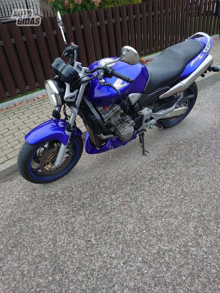 Zils Honda Hornet 2002 Marijampole, ar dzinēja tilpumu 0.90 L un nobraukumu 34 tūkst. km par 2150 €, foto 10 vietnē AUTOMOTO.COM.LV