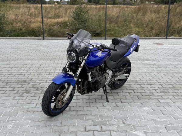 Blue Honda Hornet 2002 in Klaipeda, with an engine capacity of 0.60 L and mileage of 88 thousand km for 1350 €, photo 1 on AUTOMOTO.COM.LV