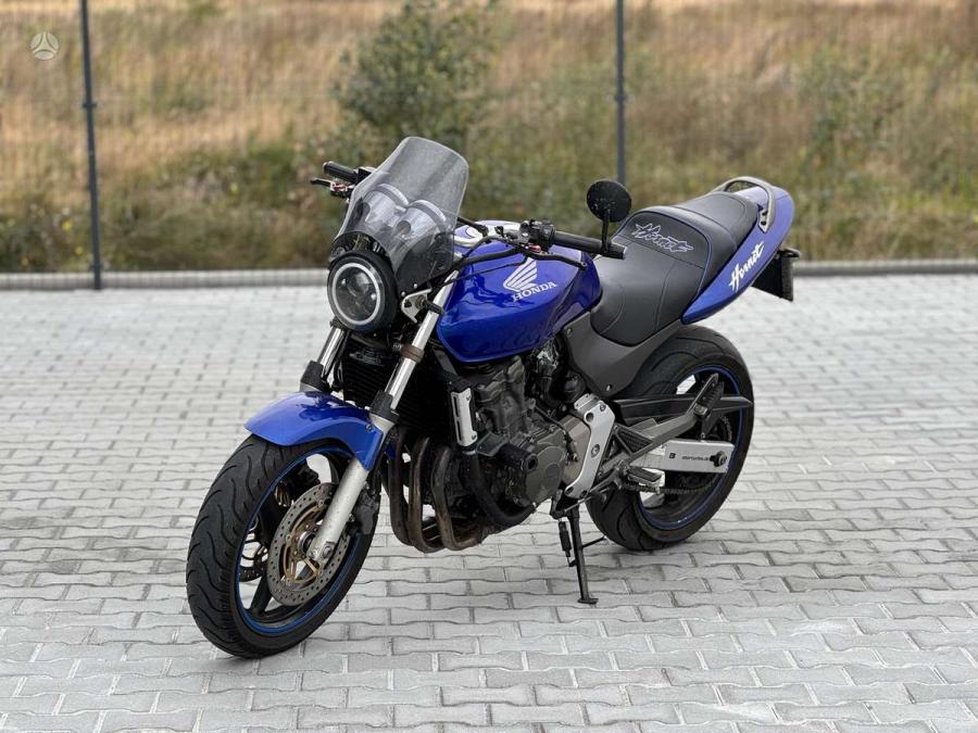Blue Honda Hornet 2002 in Klaipeda, with an engine capacity of 0.60 L and mileage of 88 thousand km for 1350 €, photo 3 on AUTOMOTO.COM.LV