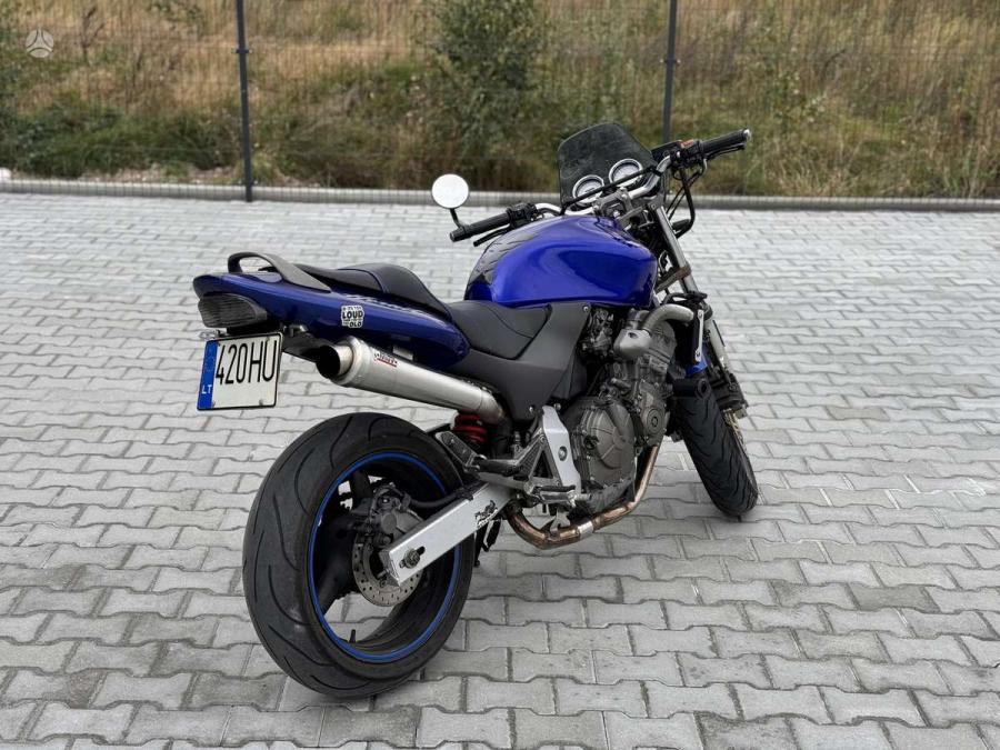 Blue Honda Hornet 2002 in Klaipeda, with an engine capacity of 0.60 L and mileage of 88 thousand km for 1350 €, photo 6 on AUTOMOTO.COM.LV