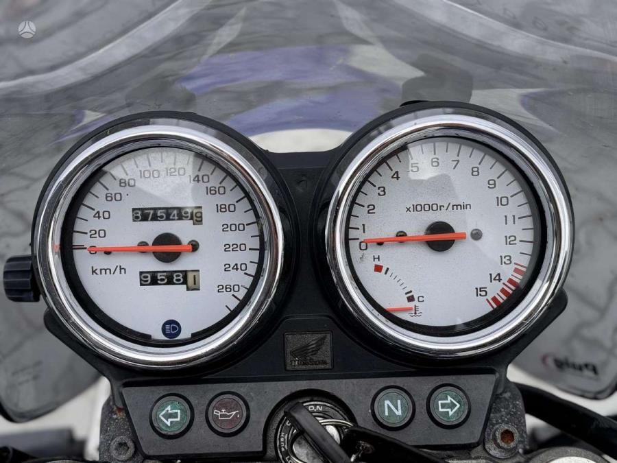 Blue Honda Hornet 2002 in Klaipeda, with an engine capacity of 0.60 L and mileage of 88 thousand km for 1350 €, photo 9 on AUTOMOTO.COM.LV