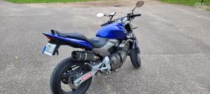 Blue Honda Hornet 2003 in Vievis, with an engine capacity of 0.60 L and mileage of 46 thousand km for 1600 €, photo 3 on AUTOMOTO.COM.LV