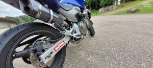 Blue Honda Hornet 2003 in Vievis, with an engine capacity of 0.60 L and mileage of 46 thousand km for 1600 €, photo 8 on AUTOMOTO.COM.LV