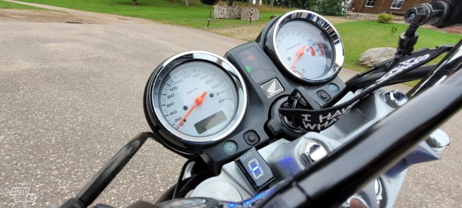 Blue Honda Hornet 2003 in Vievis, with an engine capacity of 0.60 L and mileage of 46 thousand km for 1600 €, photo 15 on AUTOMOTO.COM.LV