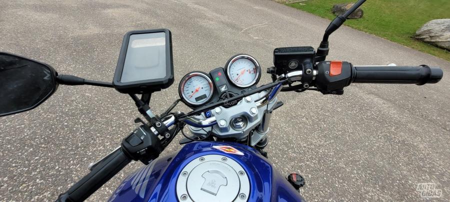 Blue Honda Hornet 2003 in Vievis, with an engine capacity of 0.60 L and mileage of 46 thousand km for 1600 €, photo 16 on AUTOMOTO.COM.LV