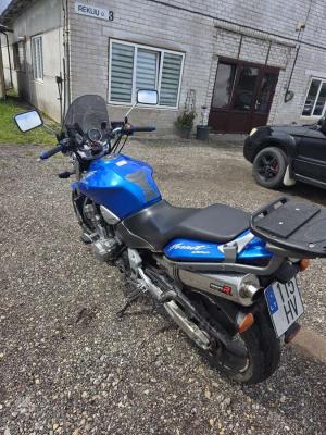 Blue Honda Hornet 2004 in Panevezys, with an engine capacity of 0.90 L and mileage of 60 thousand km for 2300 €, photo 5 on AUTOMOTO.COM.LV